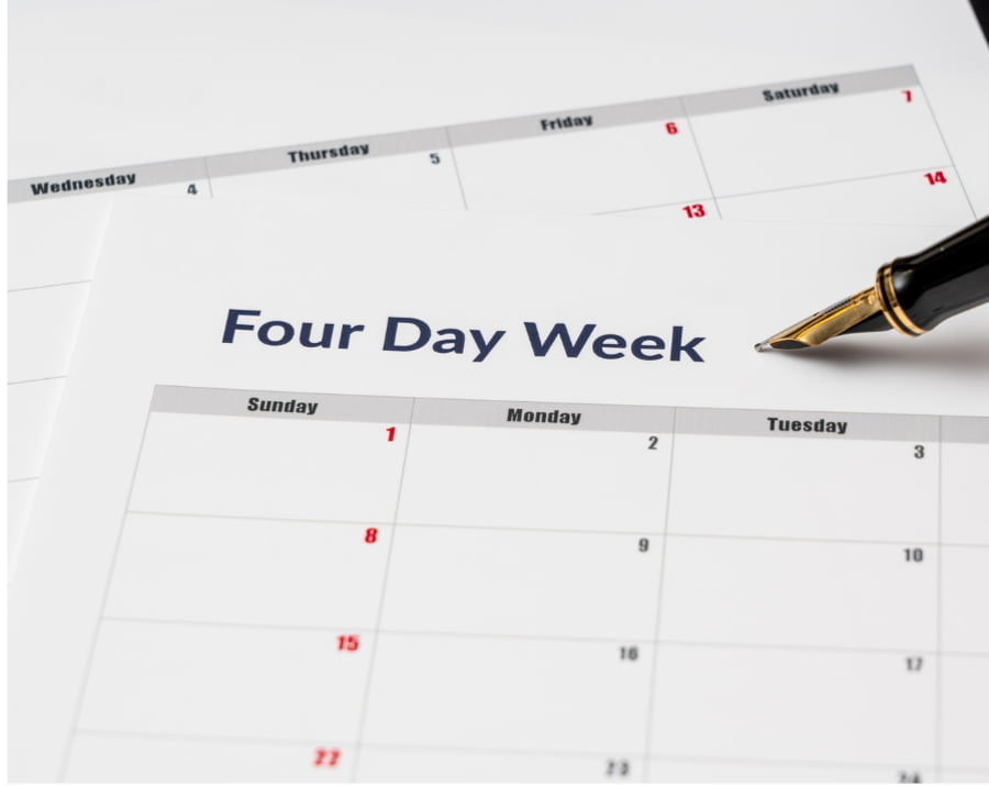 Why an ergonomic chair is important for a 4 day work week - Karo